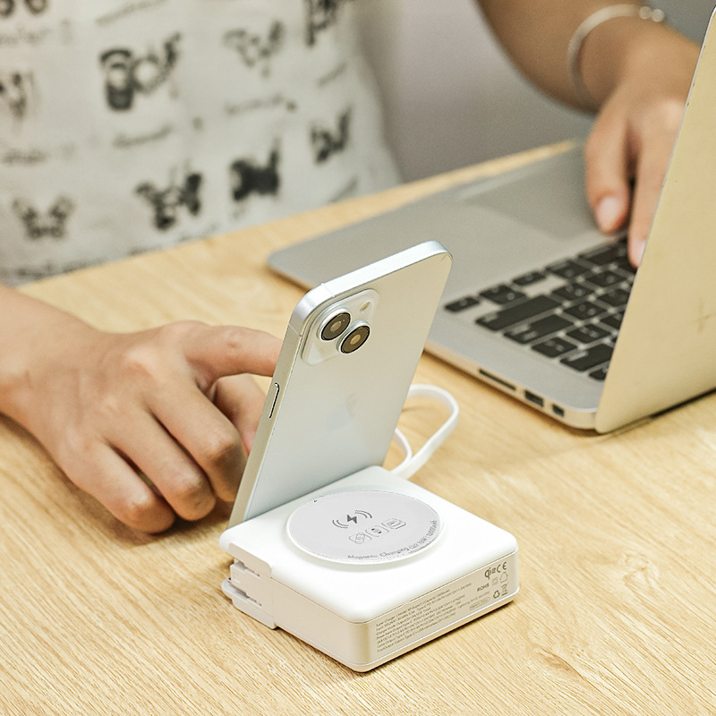 Customised 10,000mAh Magnetic Wireless Powerbank with Wall Plug With ...